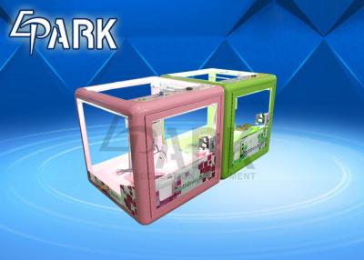 Cina Macchina cubica sveglia attraente del gioco della gru del bambino/mini macchina dell'artiglio del giocattolo in vendita