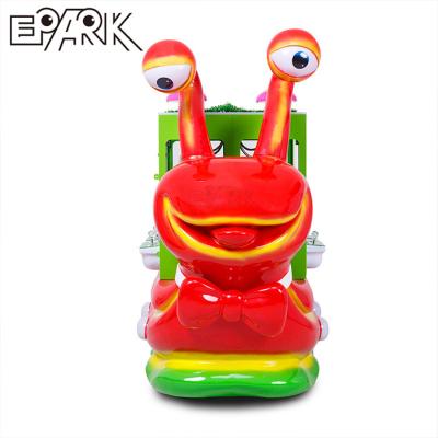 Cina Giocatori variopinti a gettoni Toy Claw Machine For Kids della macchina 8 del regalo della lumaca in vendita