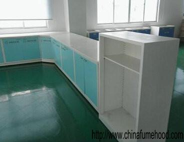 China Multi Color Laboratory Benches And Cabinets With Reagnent Shelf / PP Water Faucet for sale