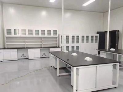 China Individuell angepasster mobiler Labortisch mit weißem beweglichen Schrank für College-Labor zu verkaufen