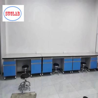 China Chemielabor Arbeitsbank Holz Labormöbel Chemikalienbeständige Laminatoberfläche Mehrfachschränke zu verkaufen
