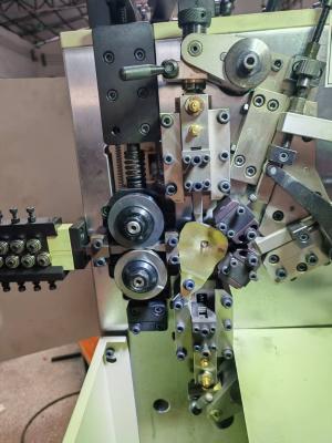 中国 3軸のCNCスプリングマシン 高精度なスプリング製造マシン 販売のため