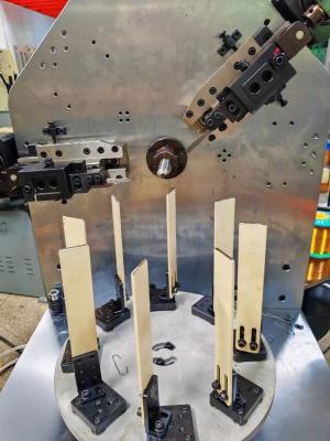중국 4 축 CNC 스프링 기계 200pcs/Min 스프링 만드는 기계 1.5kW 판매용