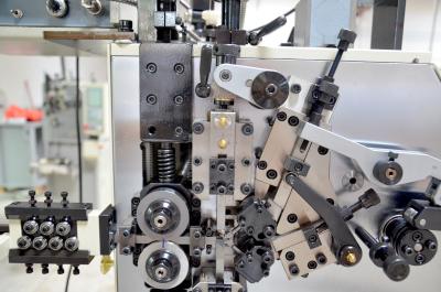 중국 300m/Min CNC 스프링 만드는 기계 500pcs/Min 스프링 압축 기계 판매용