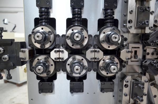 Quality 2.5mm Compression Spring Making Machine 135m/Min CNC Spring Manufacturing for sale