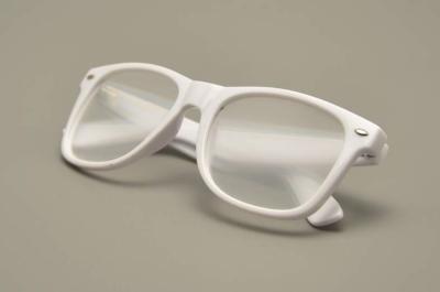 China Vidrios plásticos de los fuegos artificiales del marco 3D de la PC blanca con 2 sistemas de Lense en venta