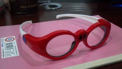 China Verbindungs-aktive Fensterladen 3D Fernsehgläser DLP-3D mit LCD-Linsen wieder aufladbar für Kinder zu verkaufen