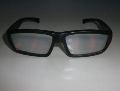 Κίνα Τρισδιάστατα γυαλιά πυροτεχνημάτων ουράνιων τόξων, πλαστικά γυαλιά Diffration πλαισίων προς πώληση