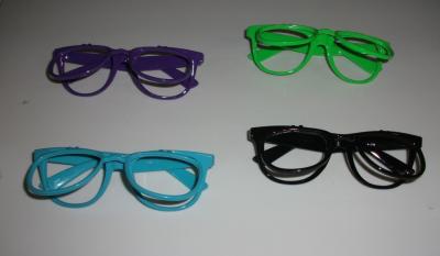 Cina Occhiali fuochi d'artificio 3d popolare diffrazione arcobaleno in plastica con 2 set di lense in vendita