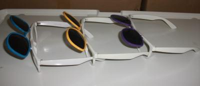 China Feuerwerks-Glas-Beugung der 90% Optik-Parameter-Beförderungs-3D mit 2 Sätzen von Lense zu verkaufen