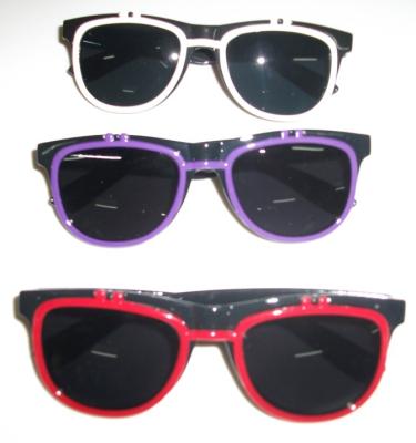 China Farbige PC Plastikfeuerwerke Wayfare-Gläser rahmen-3D Wegwerf zu verkaufen