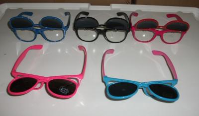 China Vidrios durables de los fuegos artificiales del arco iris 3d con la transmitencia el 90% del parámetro de la óptica en venta