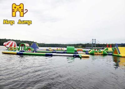 Cina 14 anni di bambini innaffiano il parco Inflatables con il SALTO del LUPPOLO gigante di corsa ad ostacoli in vendita