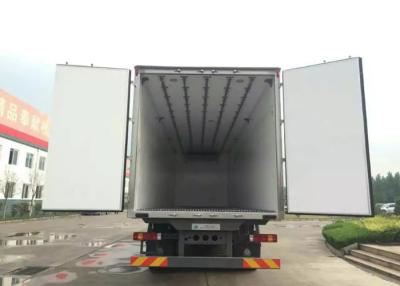 China 8×4 Refrigerated Trucks And Vans SINOTRUK HOWO 40 Ton For Carrying Frozen Foods for sale