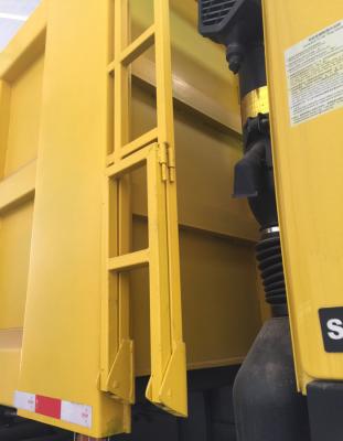 China Euro 2 HOWO Tipper 6x4 Sinotruk Dump Truck / Huge Dump Truck 30-40 Tons for sale