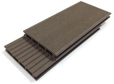 China Placas de deck WPC personalizáveis ​​para espaços externos personalizados à venda