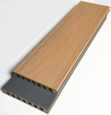 China Free Sample Anti-slip Waterproof UV Resistant Teak Color 140*23mm Composite Decking Flooring Outdoor Coextrusion Wpc Decking for sale