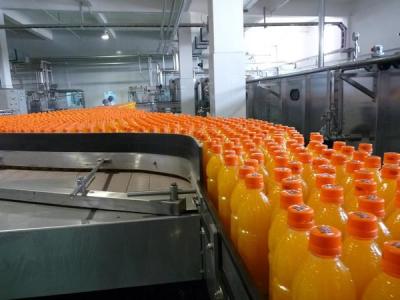 Cina Imbottigliatrice del succo di mele di potere di 5,5 chilowatt un materiale da otturazione ad alta temperatura da 95 gradi in vendita