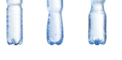 Cina Bottiglia che risciacqua Monblock di coperchiamento di riempimento 3 in 1 pianta gassosa della cola delle bibite con le valvole in vendita