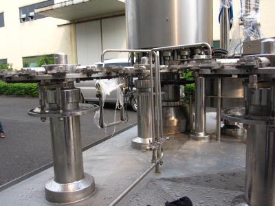 Cina Completi la piccola macchina di rifornimento dell'acqua di bottiglia delle bevande gassose con automatico pieno in vendita