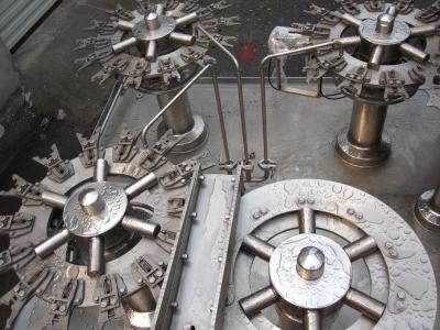 Cina Completi la piccola macchina di rifornimento dell'acqua di bottiglia delle bevande gassose con automatico pieno in vendita