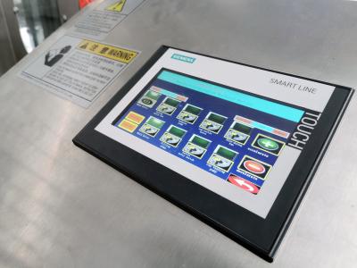 Cina Macchina di rifornimento automatica stabile dell'olio da tavola con il coperchiamento magnetico per la bottiglia dell'ANIMALE DOMESTICO in vendita