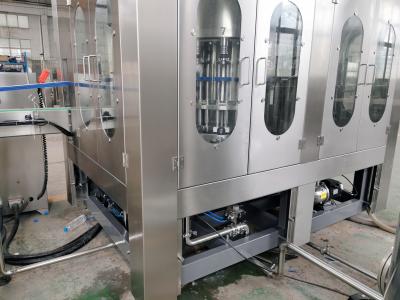 Cina Pianta popolare della bottiglia di acqua minerale dell'animale domestico 500Ml completamente automatica per l'industriale in vendita