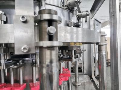 Cina Pressione isobarica della macchina di rifornimento dell'acqua gassata della soda di CDD 15000BPH 500ml in vendita