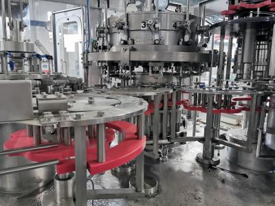 Cina 500ml 12000B/H ha carbonatato l'operazione del touch screen della macchina di rifornimento delle bevande in vendita