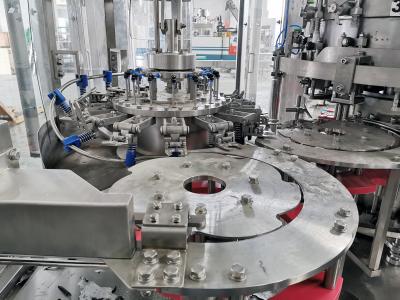 Cina 500ml 12000B/H ha carbonatato l'operazione del touch screen della macchina di rifornimento delle bevande in vendita
