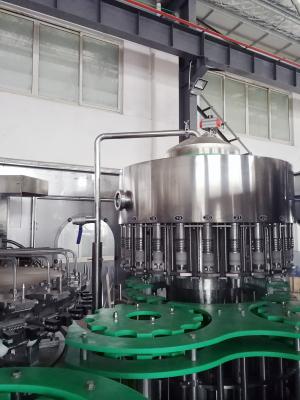 Cina Macchine di rifornimento di alcoolici di serie di GCGF per produzione della vodka, riempitore della bottiglia di alcoolici in vendita