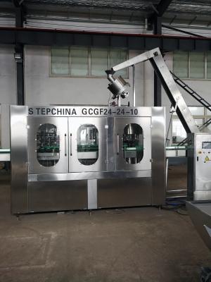 Cina Macchine di rifornimento di alcoolici di serie di GCGF per produzione della vodka, riempitore della bottiglia di alcoolici in vendita