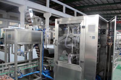 Cina Velocità veloce affidabile imbottigliatrice dell'acqua da 5 galloni per capacità elevata in vendita