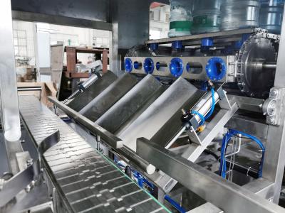 Cina imbottigliatrice automatica dell'animale domestico 18.9l con la funzione d'imballaggio di lavaggio in vendita