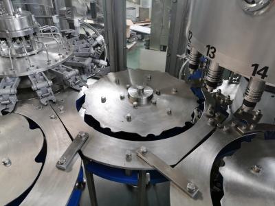 Cina Macchina di rifornimento automatica dell'acqua di bottiglia dell'animale domestico 8000bph con la struttura d'acciaio in vendita