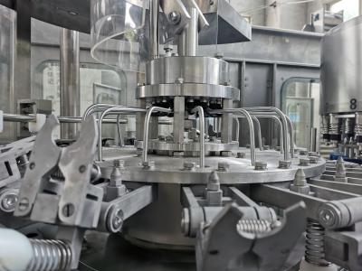 Cina Macchina di rifornimento automatica dell'acqua di bottiglia dell'animale domestico 8000bph con la struttura d'acciaio in vendita