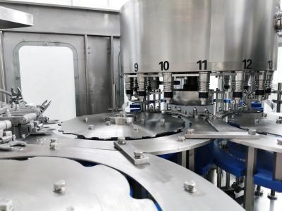 Cina 600BPH la macchina imballatrice della bottiglia dell'imballaggio con involucro termocontrattile con la funzione di taglio del film in vendita