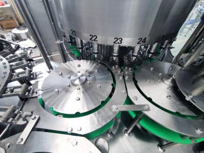 Cina Imbottigliatrice automatica di riempimento delle teste 0.5L 24 igienico in vendita