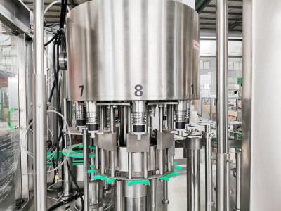 Cina Imbottigliatrice automatica di riempimento delle teste 0.5L 24 igienico in vendita