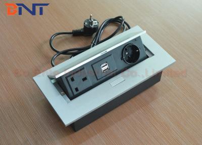 Chine Débouchés adaptés aux besoins du client R-U de bruit de Tableau de conférence/chargeur standard d'UE USB à vendre