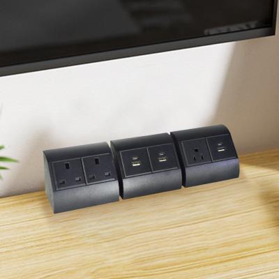 China Office & Home Desk Corner UK Socket with 2 Outlets for Multiple Devices for sale
