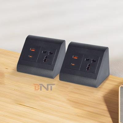 China Universal Socket for Office & Home 1 Outlets Tabletop Power Socket with USB A+C Outlets IP44 for Multiple Devices for sale