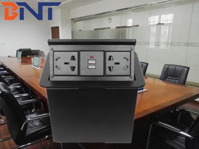 Chine La secousse de bureau de chargeur de 1,0 ampères USB vers le haut des boîtes de prises de puissance, sautent la prise de puissance universelle BP520 à vendre