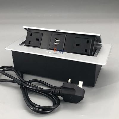 Chine Les doubles médias de chargeur d'Usb montés par Tableau cachés sautent la prise à vendre