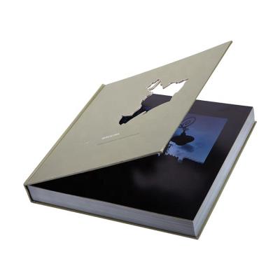 Cina Libro dalla copertina rigida del tavolino da salotto che stampa la carta bianca eccellente della natura di Uncoatd 157Gsm in vendita