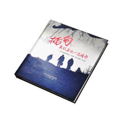 Cina Fotografia di finitura UV del punto fine lucido di C2S Art Paper Hardcover Book Printing in vendita