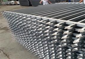 China 2018 Hot Products Heavy Duty Steel Fence Panel for Sale for sale