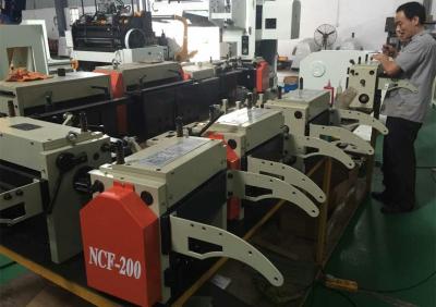 Cina alimentatore del rotolo di NC di spessore di 3.5mm - di 0,3 servo per l'alimentazione automatica della bobina del metallo in vendita