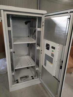 中国 44U 900*900*2100 レインプローフエアコン冷却システムとストック付きサーバーキャビネット 販売のため