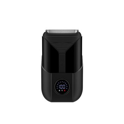 China 5V Power Twin Blade Electric Razor with Plastic Housing for Men's Body Shaving for sale